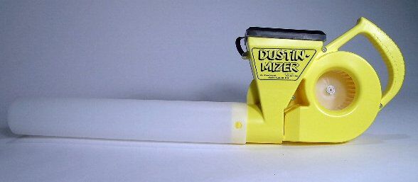 DUSTIN MIZER EARTH DUSTER WITH CRANK | BUGSPRAY.COM